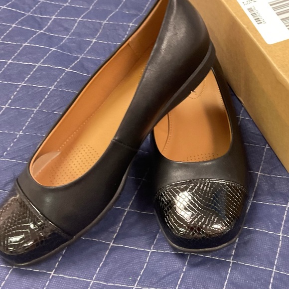 comfortview | Shoes | New Black Semi Flat Comfort Shoe | Poshmark